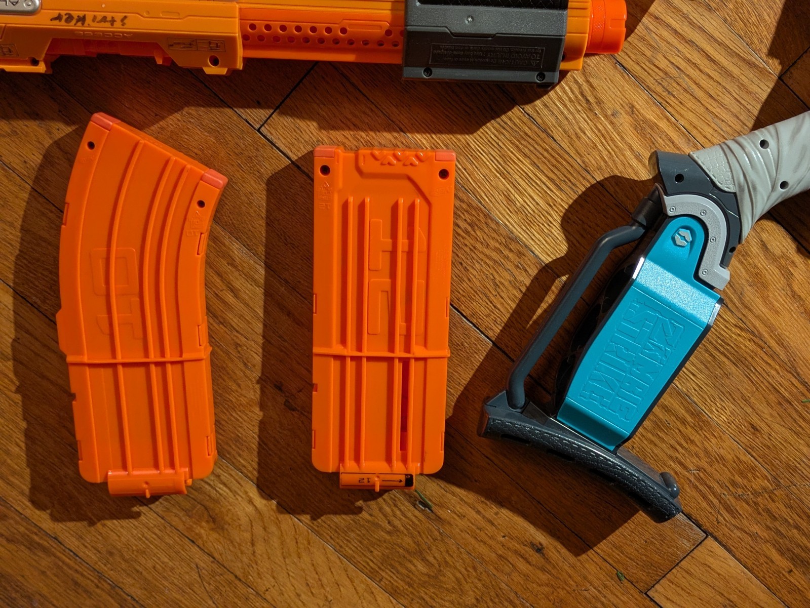 Lot of 5 Nerf Guns w/ Attachments, Mags - Recon,Raider,Retaliator ...