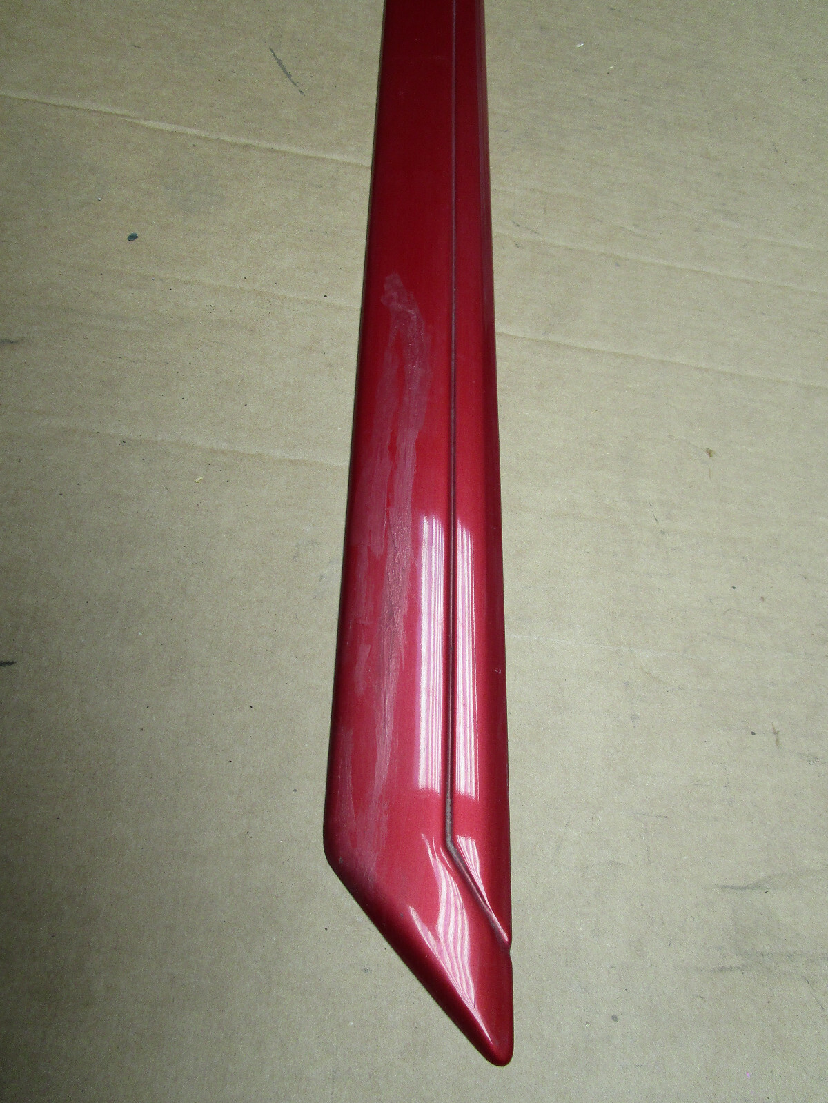 PASSENGER LEFT REAR DOOR MOULD RED TRIM HOLDEN COMMODORE VY 2 SEDAN ...