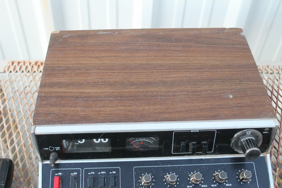 VINTAGE COBRA 135 SSB/AM RADIO BASE STATION WITH FLIP CLOCK AND MIC ...