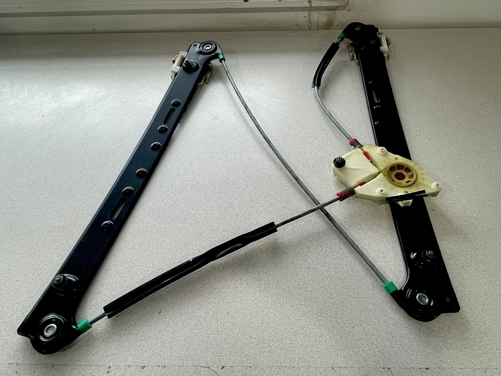 2006-2010 BMW X3 3.0Si E83LCI ~RIGHT FRONT WINDOW REGULATOR ...