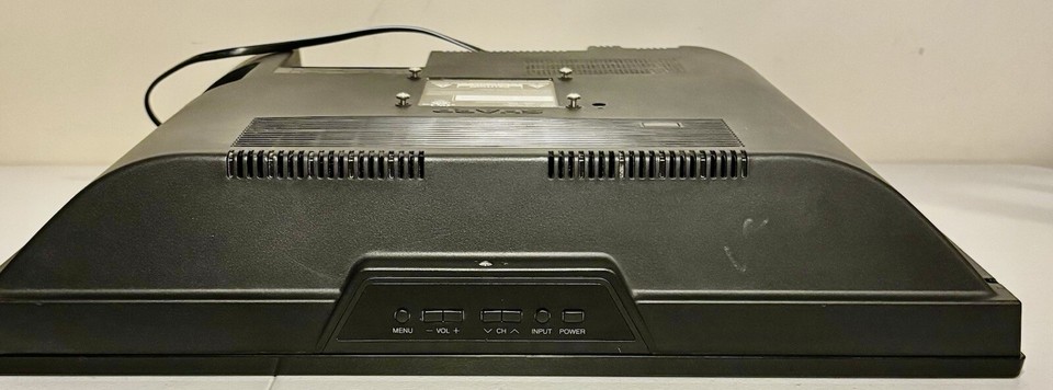 Sharp LC-20SH7U 20” LCD TV AUX RCA AV Gaming S-Video W/ Remote, Tested ...