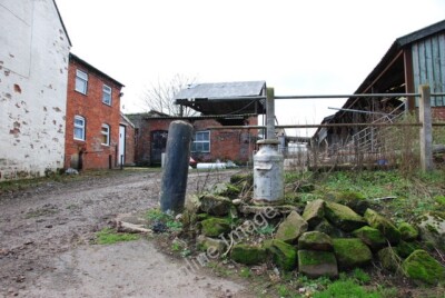 Photo 6x4 Small Farm in Croxton Croxtonbank This farm has a very ...