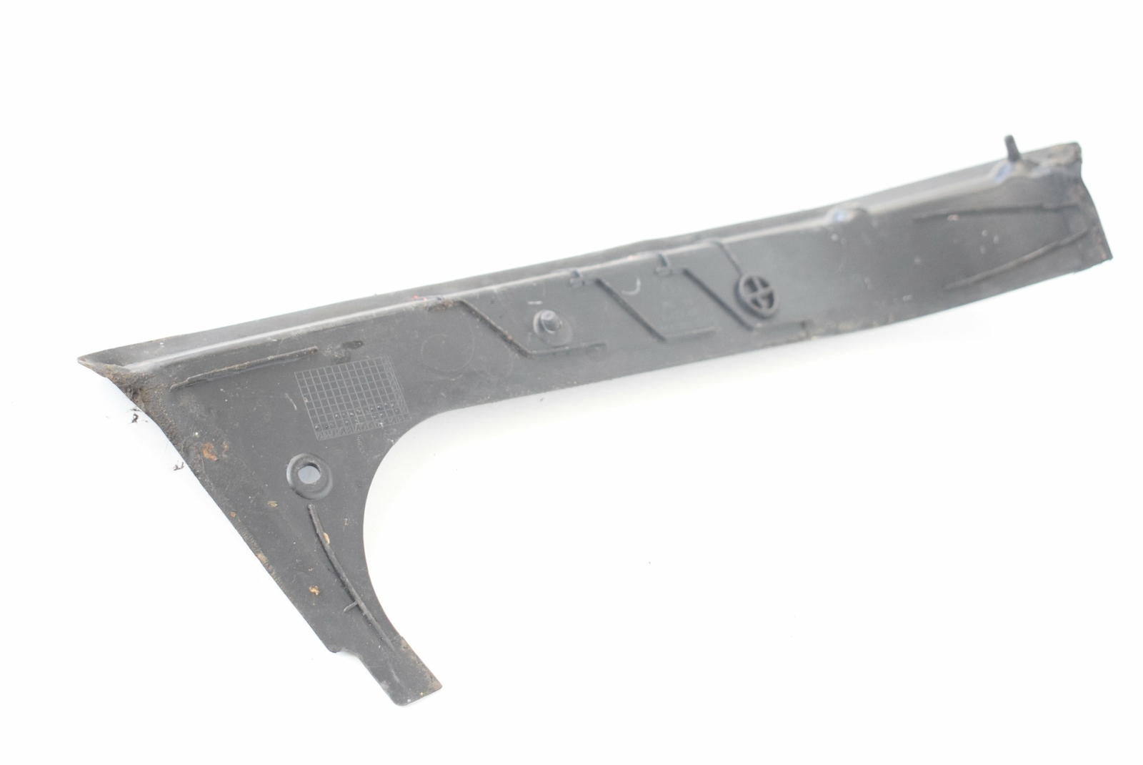 MERCEDES W212 E200 CGI 2009 RHD Rear Left Drain Cover Trim A2126930933 ...