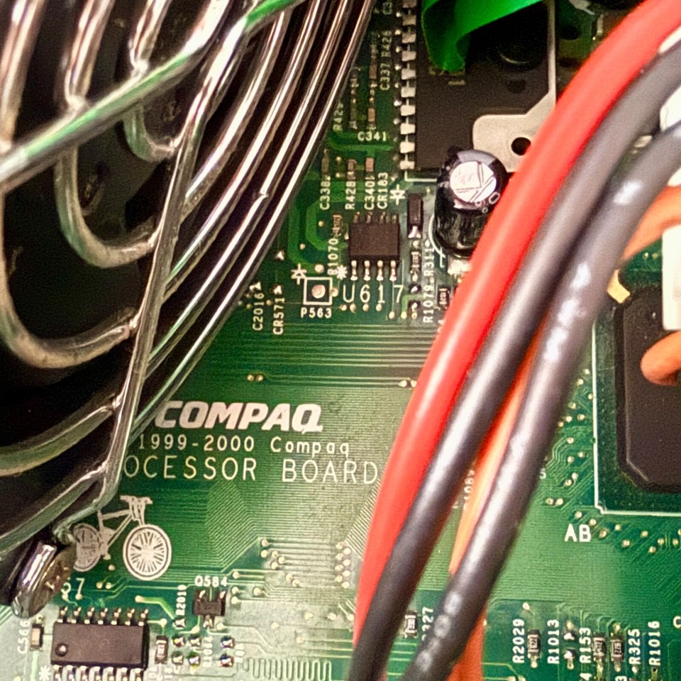 Vintage Compaq Desktop PC 1999 Deskpro EN Windows 2000 Pro Broken For ...