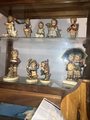 Hummel Plus Case With 7 Vintage Hummel . All Passed From Immediate ...