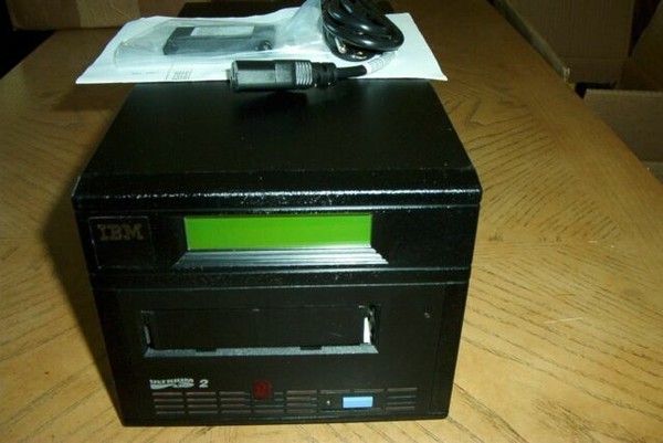 IBM TotalStorage 3580 Model L23 - Tape drive LTO Ultrium ( 200 GB / 400 ...