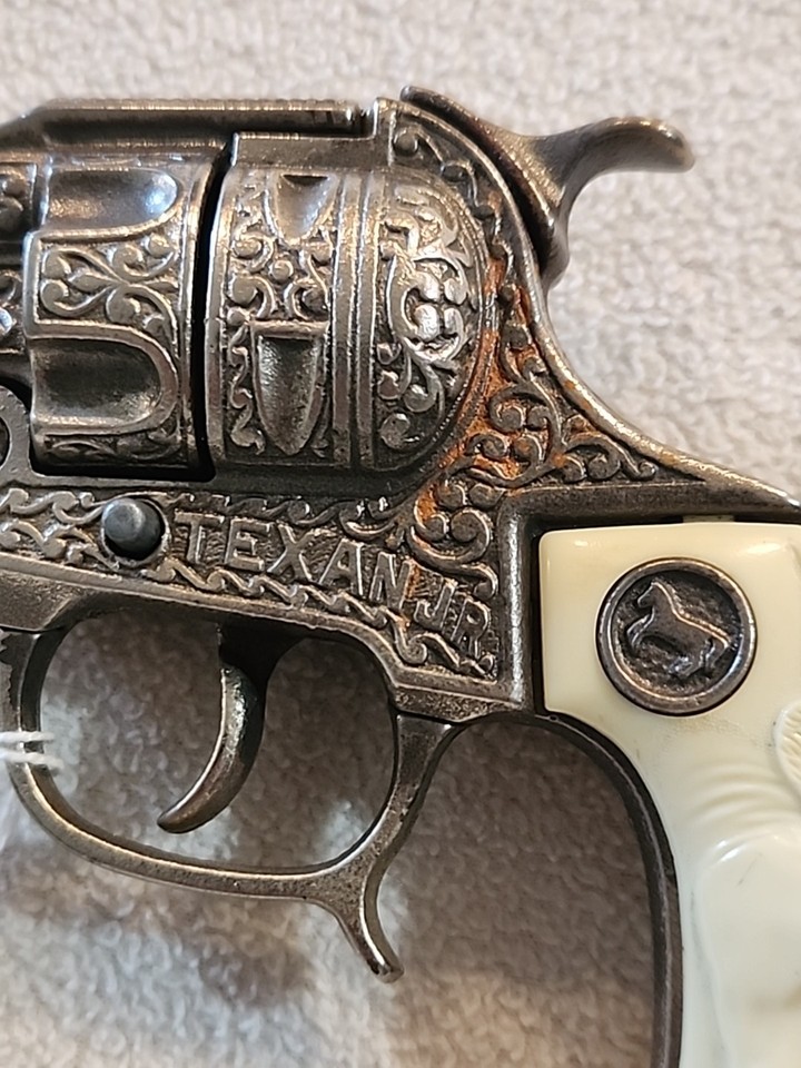 Hubley Texan Jr. 8 1/2" Western Cap Gun Steer Grip Rare Colt Emblem | eBay