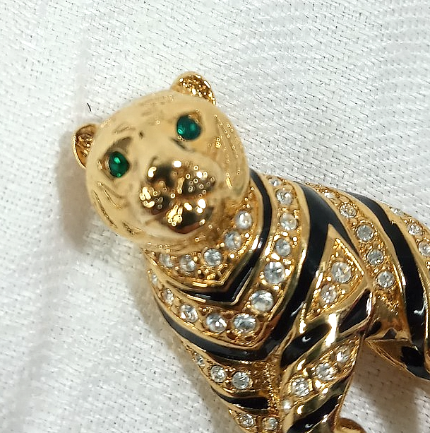 3D Tiger Pin Brooch Gold Tone Metal Black Enamel Rhinestones Clear ...