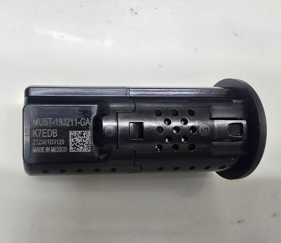 2022 FORD ESCAPE AUXILIARY JACK USB CHARGER PORT POWER OUTLET OEM MU5T ...