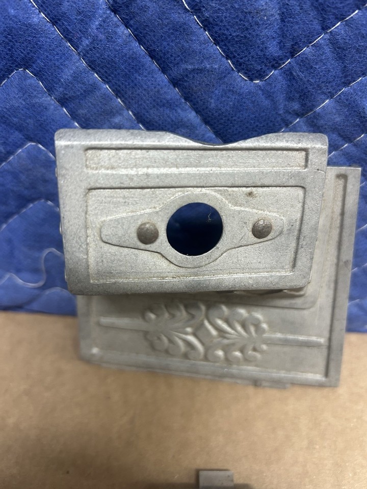 Early Design Norris Master Coin Door w/ new lock for Peanut Gumball ...