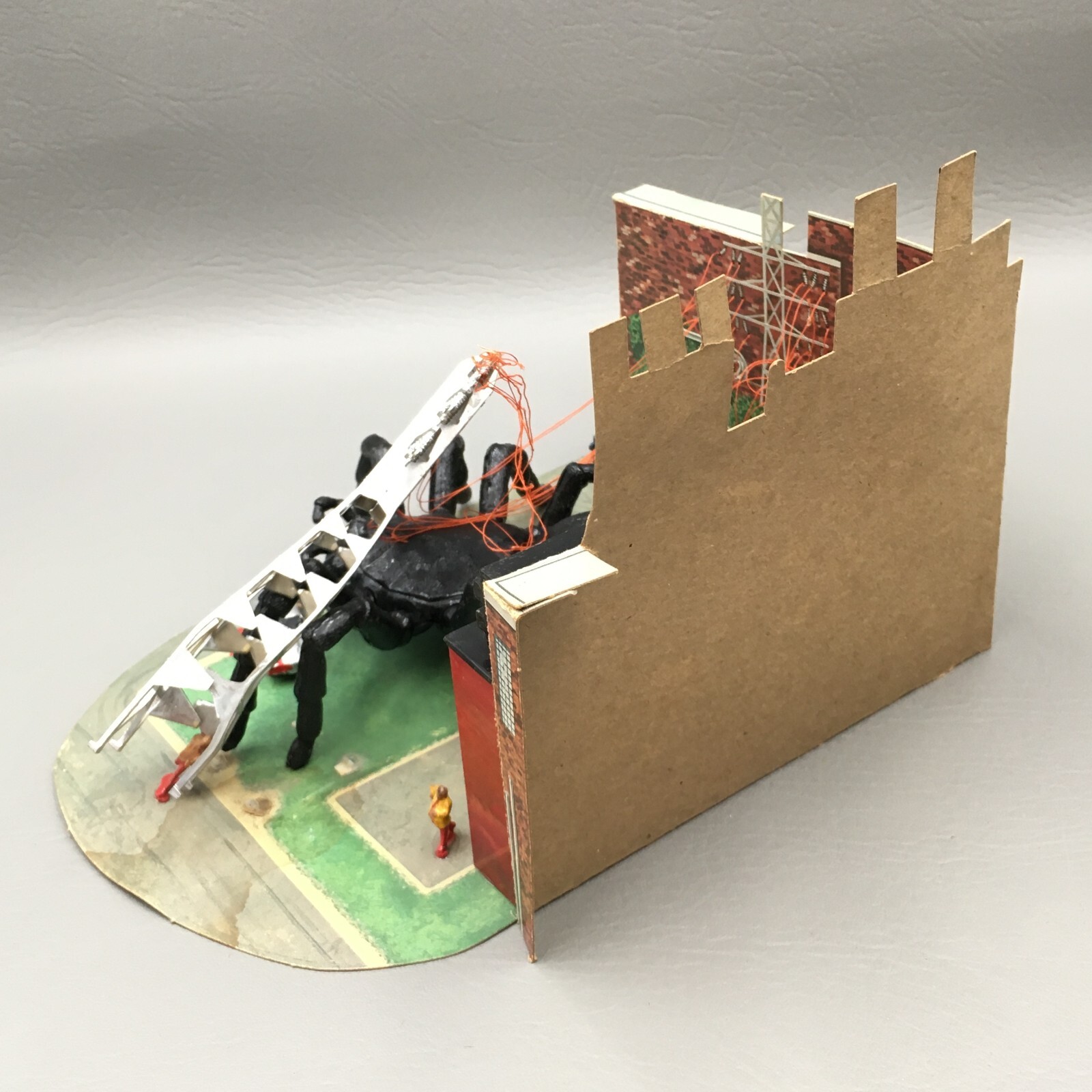 Fundimensions Gigantics Diorama Huge Tarantula 1975 Giant Bug Model Kit ...