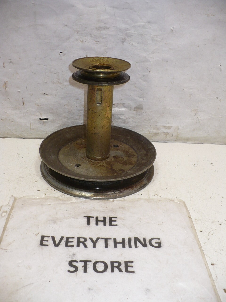 JOHN DEERE L111 TRACTOR ENGINE PULLEY #GY20140 IN USED CONDITION FREE ...