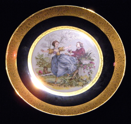 Beautiful LEGLE Porcelaine d' Art, Limoges Black and Encrusted Gold ...