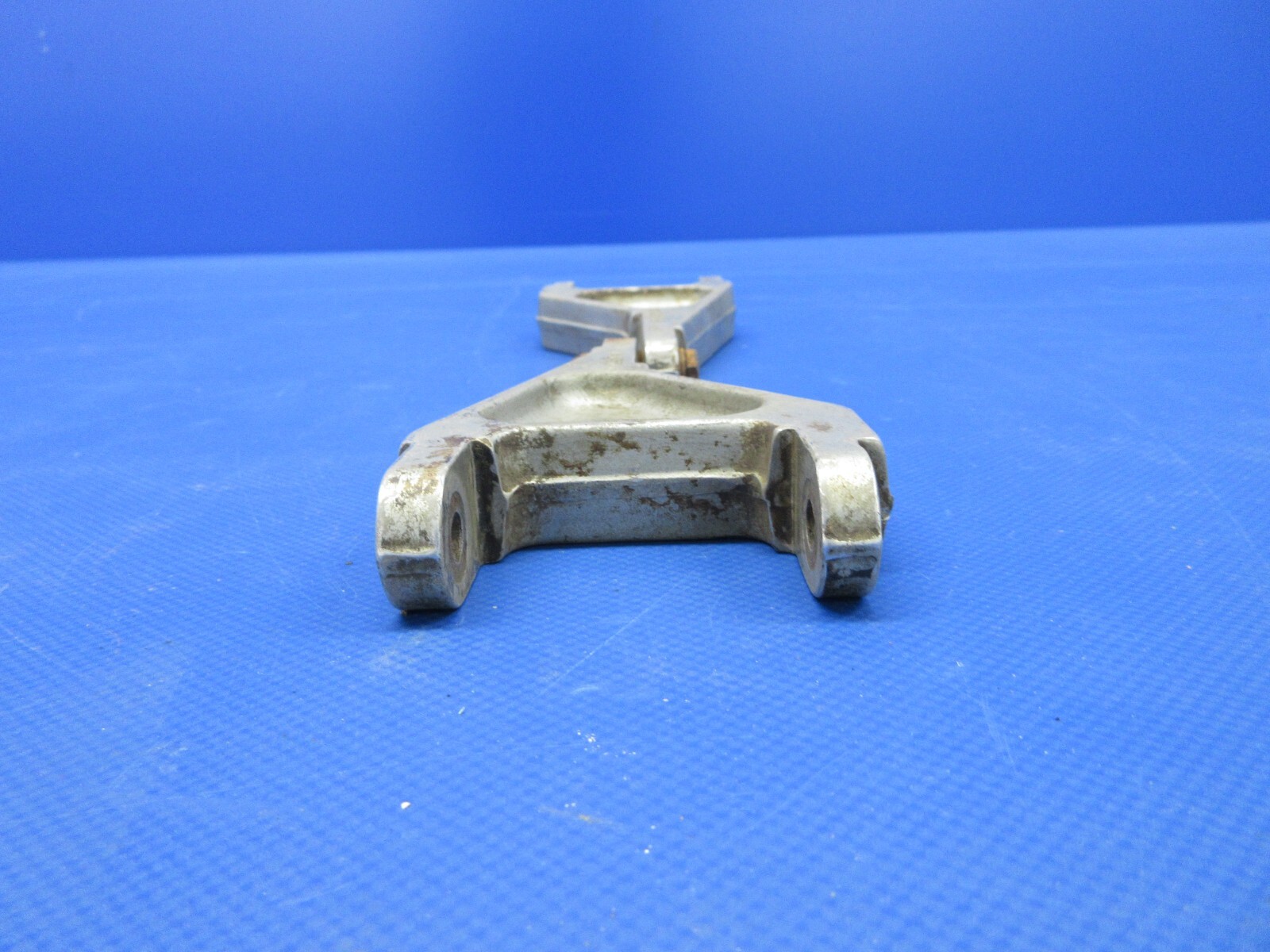 Piper PA23 Aztec Nose Gear Scissor & Bushing Assy P/N 752-914 (0324-718 ...