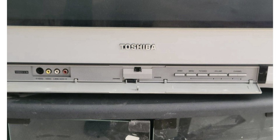 Toshiba 36" CRT TV 36HFX73 Stand retro gaming HD 480p 720p 1080i Flat ...