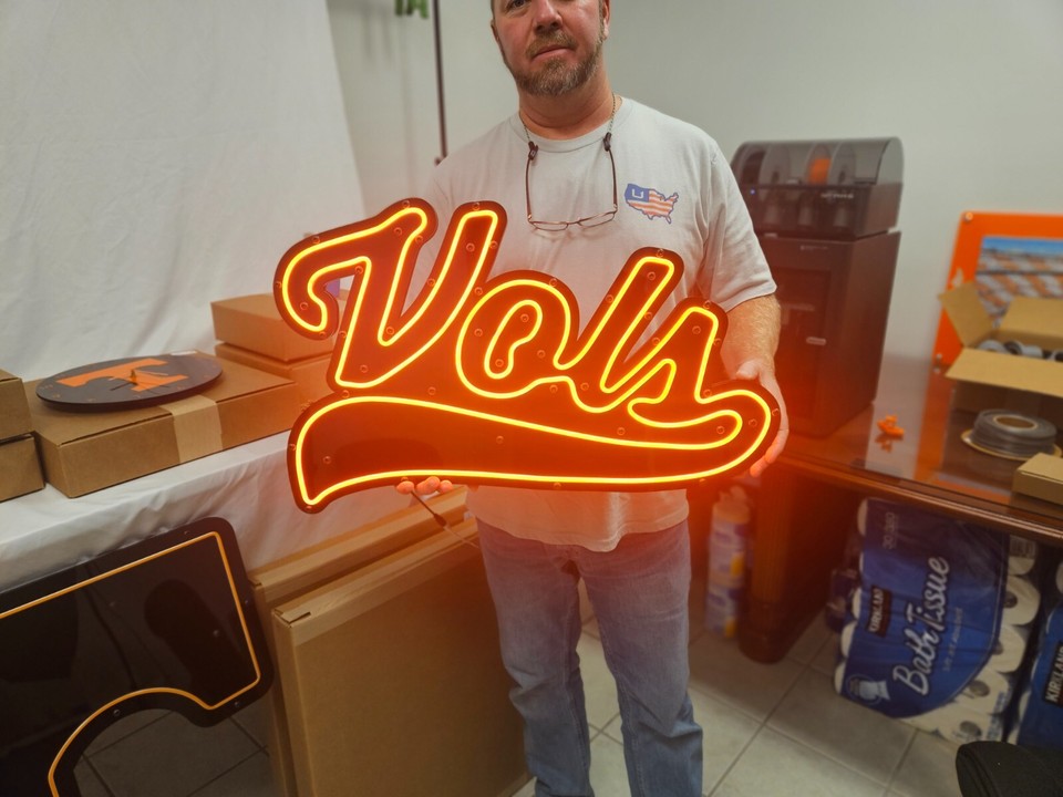 University of Tennessee Vols Script Neon LED light - 27" x 18" | eBay
