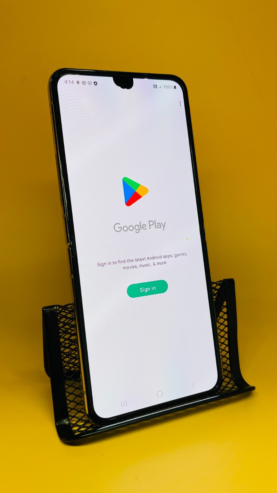 Samsung Galaxy Z Flip4 - 256 GB - Gold (AT&T) - Good - Minor screen ...