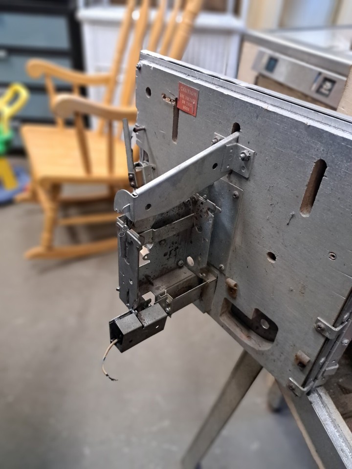 1960's BALLY GOLD RUSH PINBALL MACHINE - NEEDS COIN MECH & MAYBE MORE ...