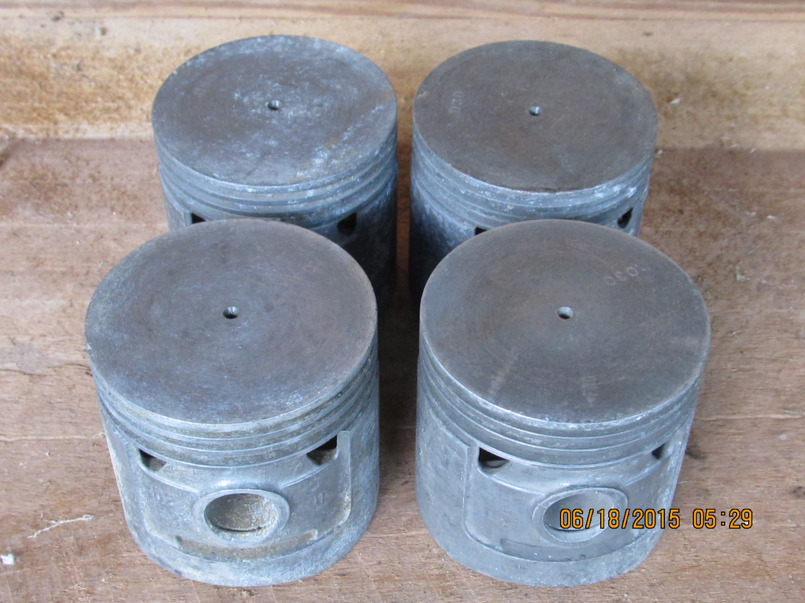 NOS 1932-1936 Ford Flathead Pistons 85 HP D2-E2 fomoco 40-6110 0.030 O ...