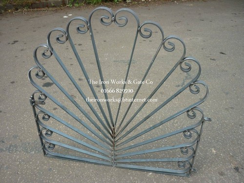 PEACOCK BESPOKE WROUGHT IRON METAL GATE GARDEN GATE 70CM OP. x 70CM ...