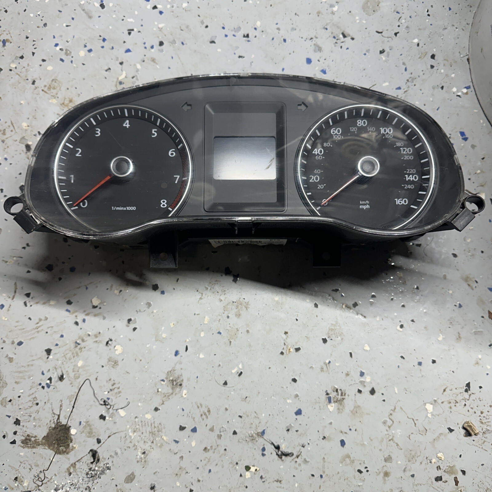 2011-2012 Volkswagen Jetta Speedometer Instrument Cluster Gauges ZYYIW ...