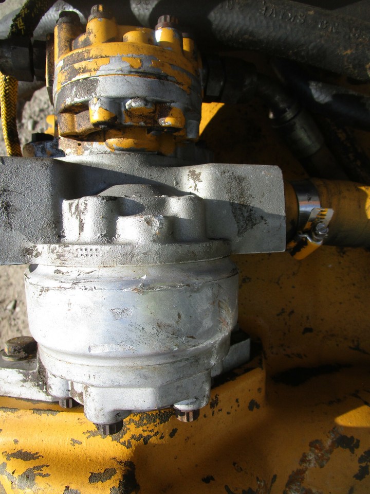 John Deere AT172899 Small Hydraulic Pump 548G 640E 648G Skidder ...