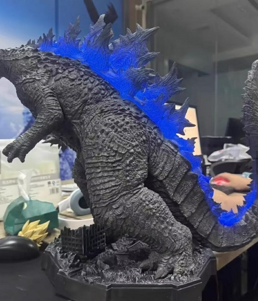Godzilla Statue Figure 20"inch Tall W/ Remote Lights Up | eBay