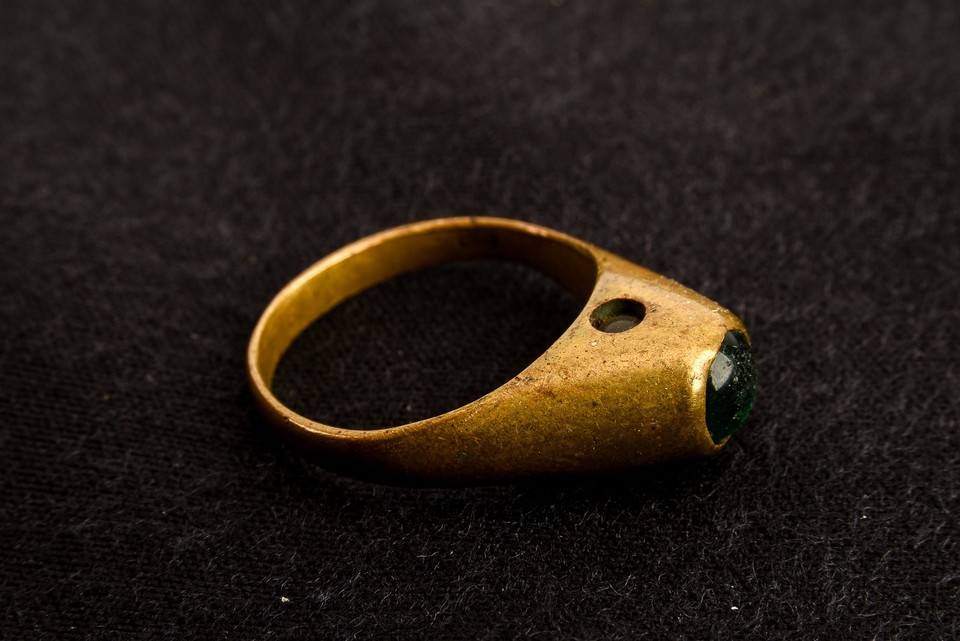 Stanhope Ring Size 8 Green Stone & Naked Lady Peep Show Tiny Picture ...