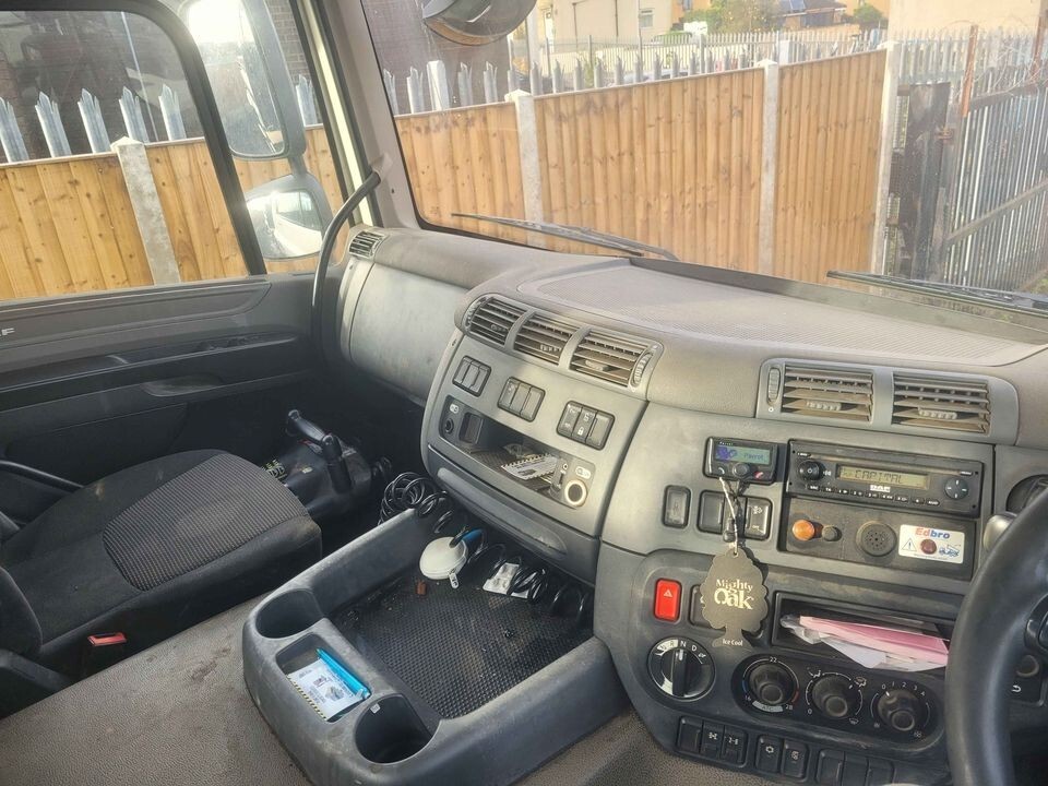 DAF TRUCKS CF 400 8X4 EURO 6 ULEZ 32TON HGV TIPPER CRANE WITH GRAB ...