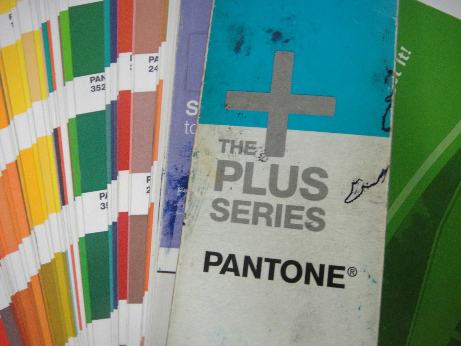 Pantone The Plus Series Formula Guide, Uncoated | eBay