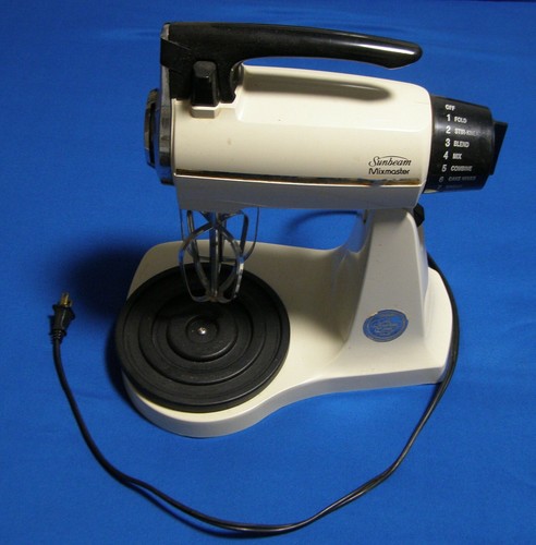 Sunbeam Mixmaster Kitchen Countertop Mixer Model 01960 12 Speed w ...