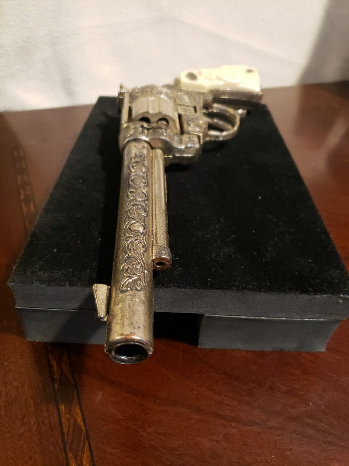 Gene Autry Western Pistol Revolving Barrel 50 Shot Repeater Cap Gun ...