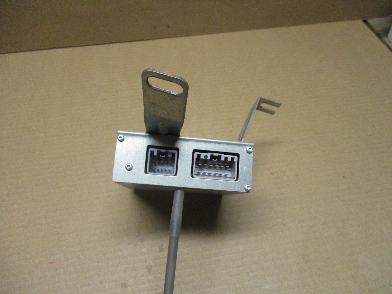 2010 2011 2012 Ford Fusion 110V DC-AC Inverter Control Module Computer ...