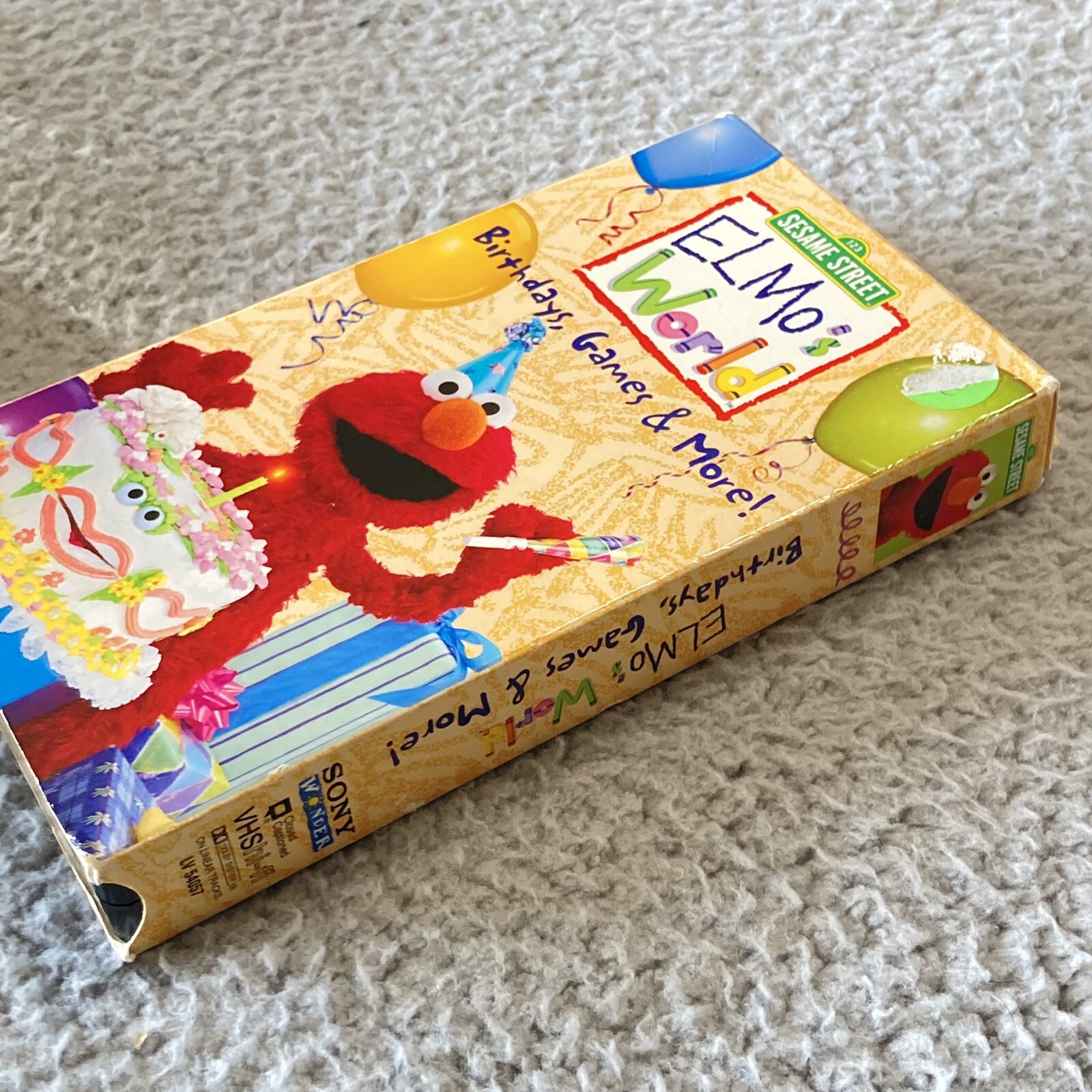 Sesame Street Elmo's World Birthdays Games | Grelly USA