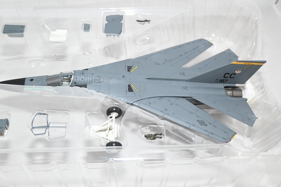 HOBBY MASTER HA3018 F111F AARDVARK 'THE AARDVARK RETIRES' 1996 1:72 ...