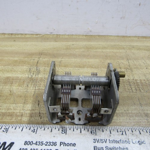 VARIABLE CAPACITOR Dual 140 pF 6 to 137 pF 1/4 in shaft Heathkit 26-10 ...