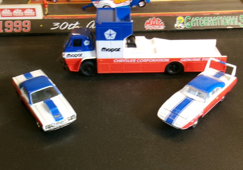 MOPAR SOX & MARTIN RACING PRO STOCK TEAM PRO NHRA DRAG STRIP LEGEND ...