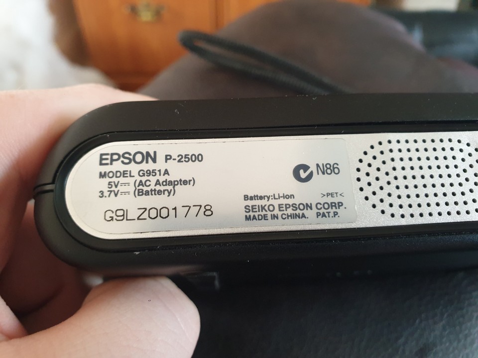 EPSON Multimedia Storage Viewer P-2500 Photo Fine 3.8 Inch Display ...