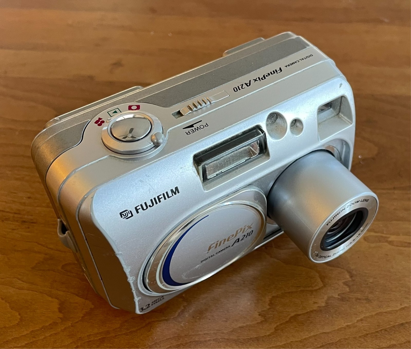 Fujifilm FinePix A210 Digital Camera 3.2MP Silver - Partially Tested ...