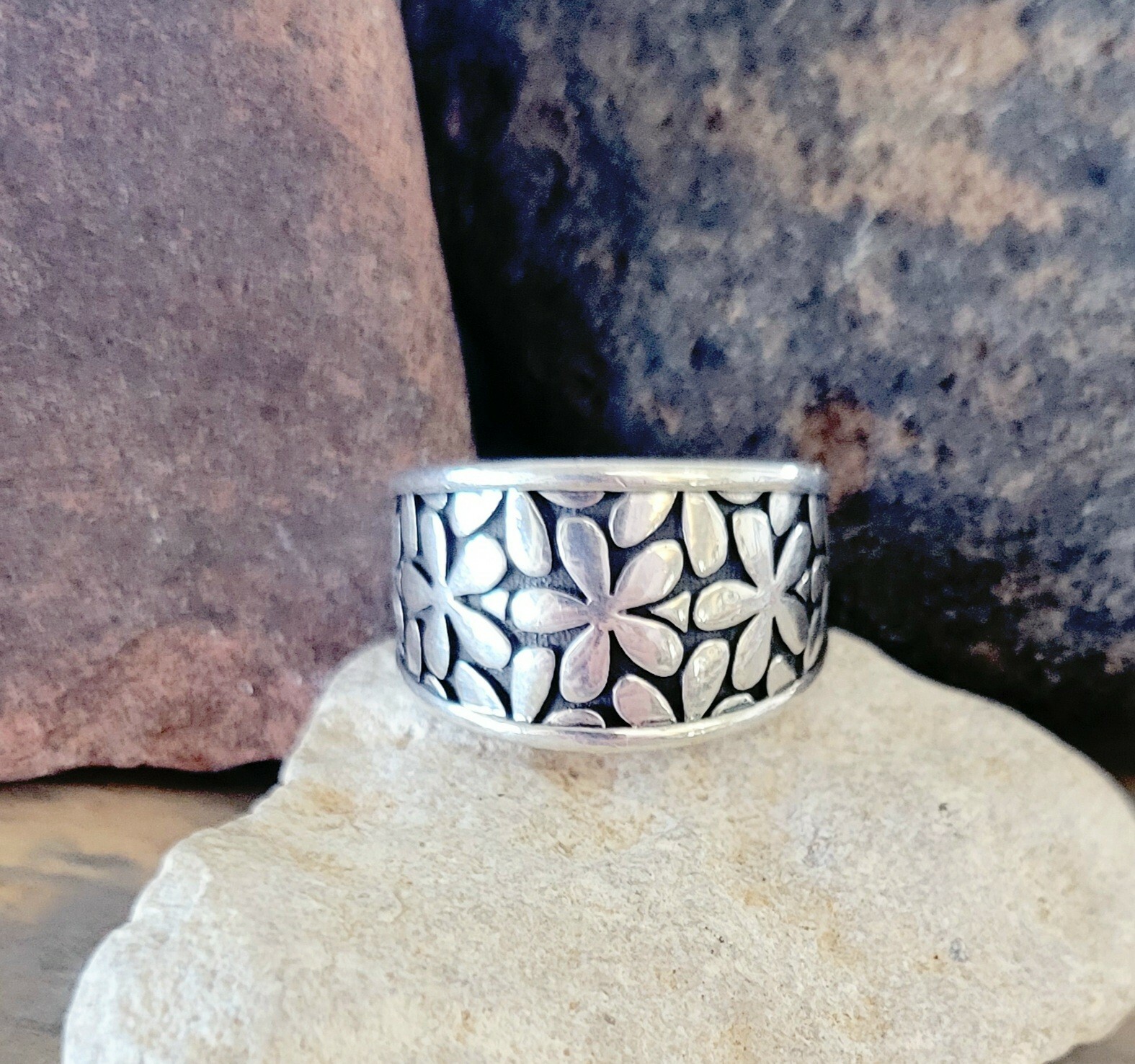 Retired James Avery Wide Flower Band Ring Size 6.5 Fi… - Gem
