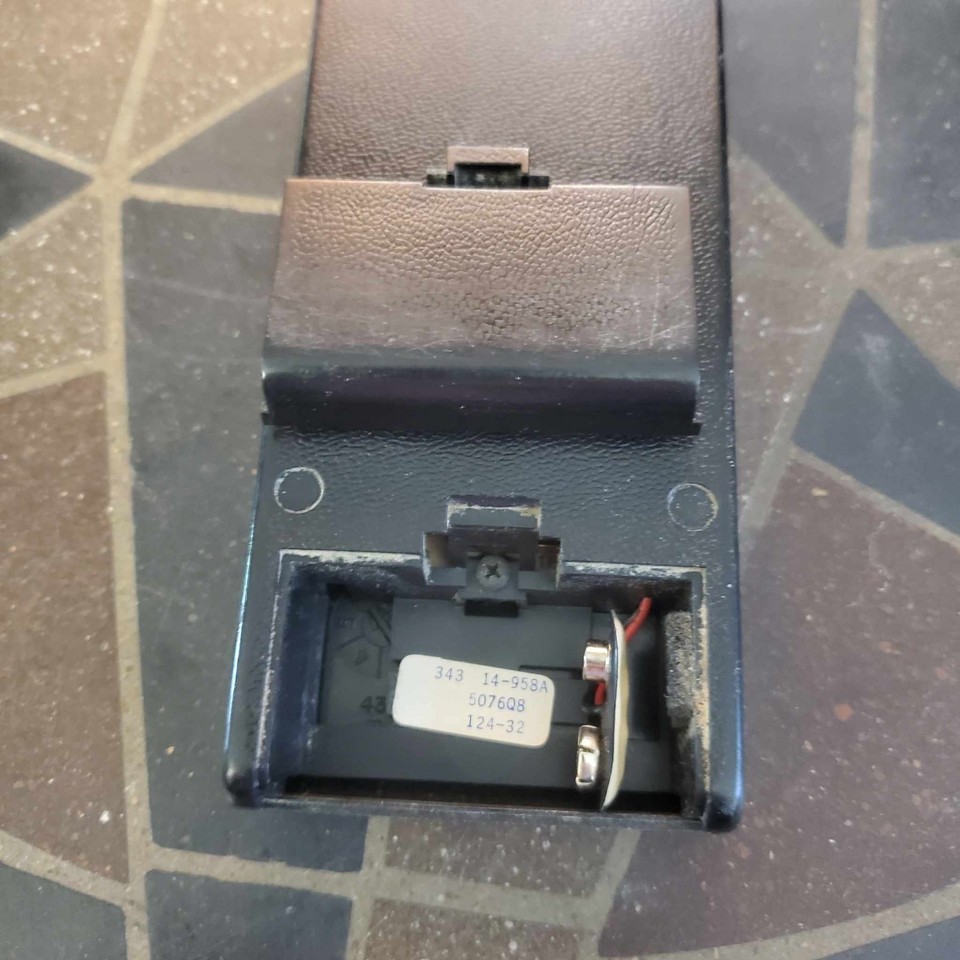 Zenith Space Command 1985 13" CRT TV Model SA1319W2 w/ Remote - 100% ...