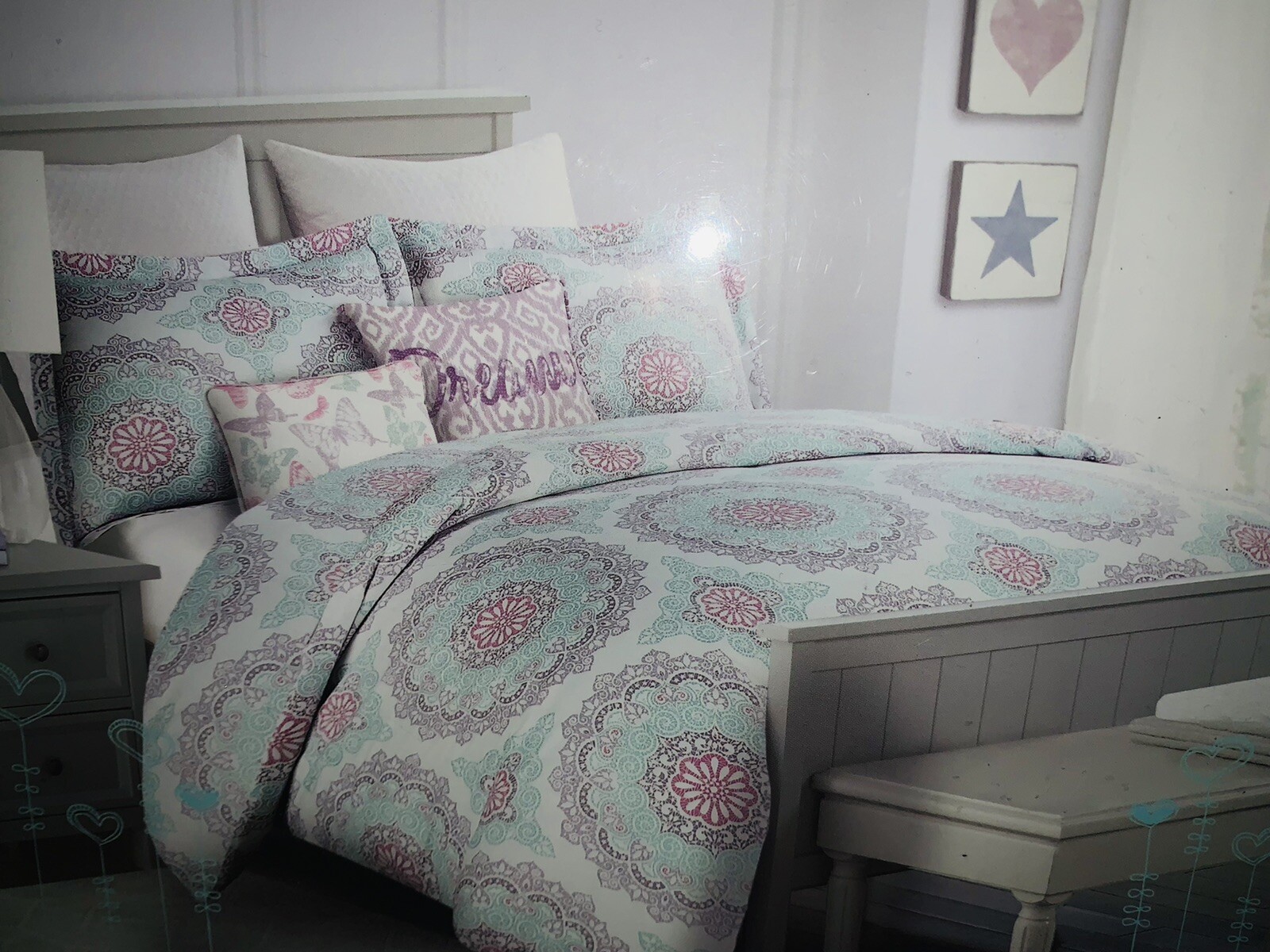Cynthia Rowley Bedding Collection