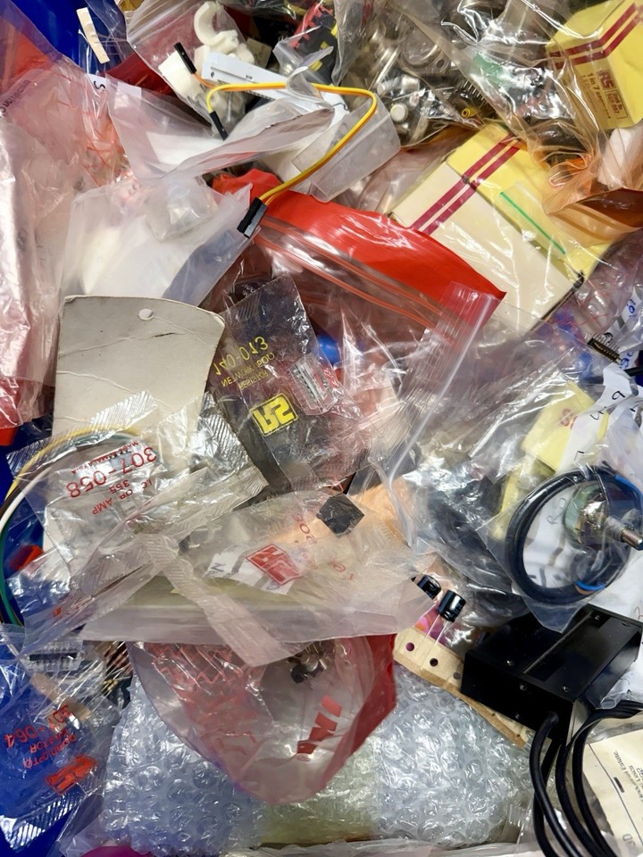 Huge Mixed Electronic Components Job Lot – Approx. 11kg – Workshop ...