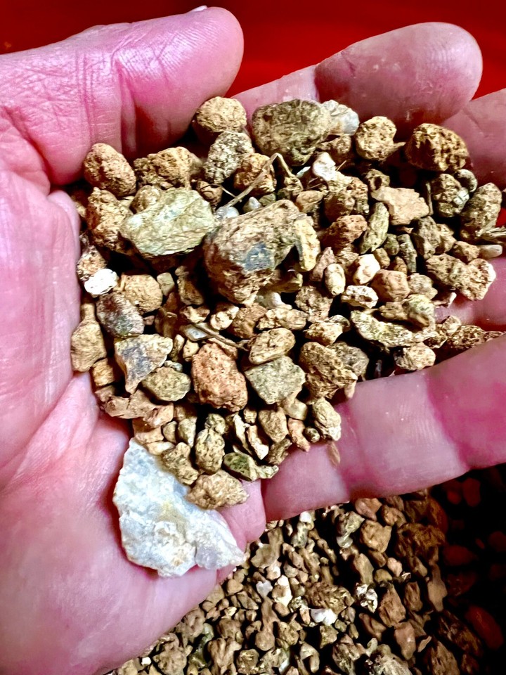 SAPPHIRE - Rough Stone Mix GEMSTONE PAYDIRT 2LB Gem Pay Dirt ...