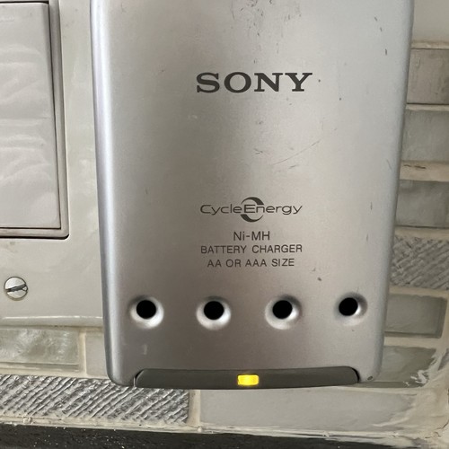 Sony Cycle Energy BCG-34HC Battery Charger AA or AAA universal Power ...