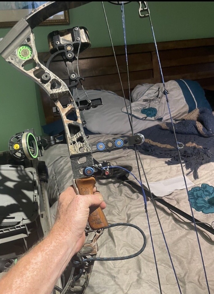 Matthews Solo Cam Compound Bow | eBay
