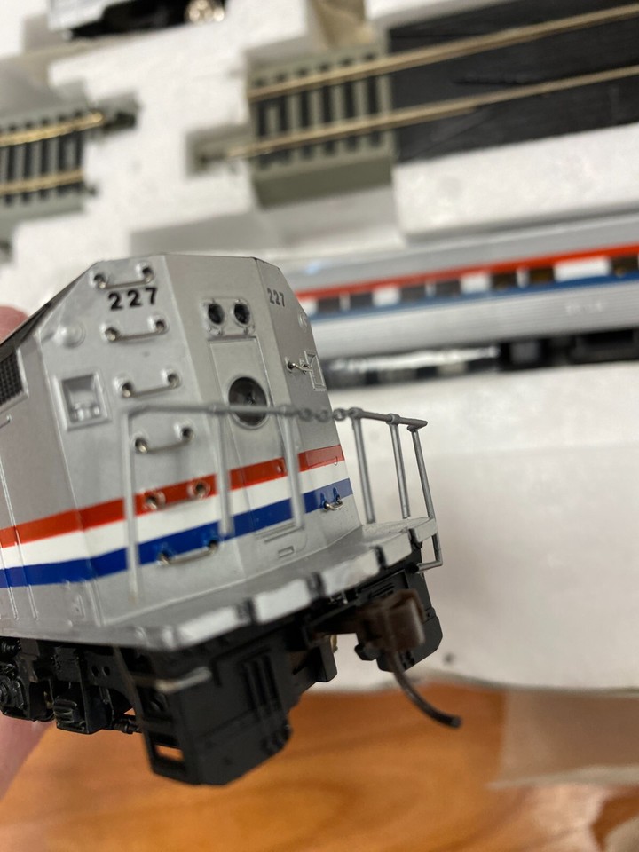 Bachmann EZ Track System Silver Series Amtrak Complete HO Scale Train ...