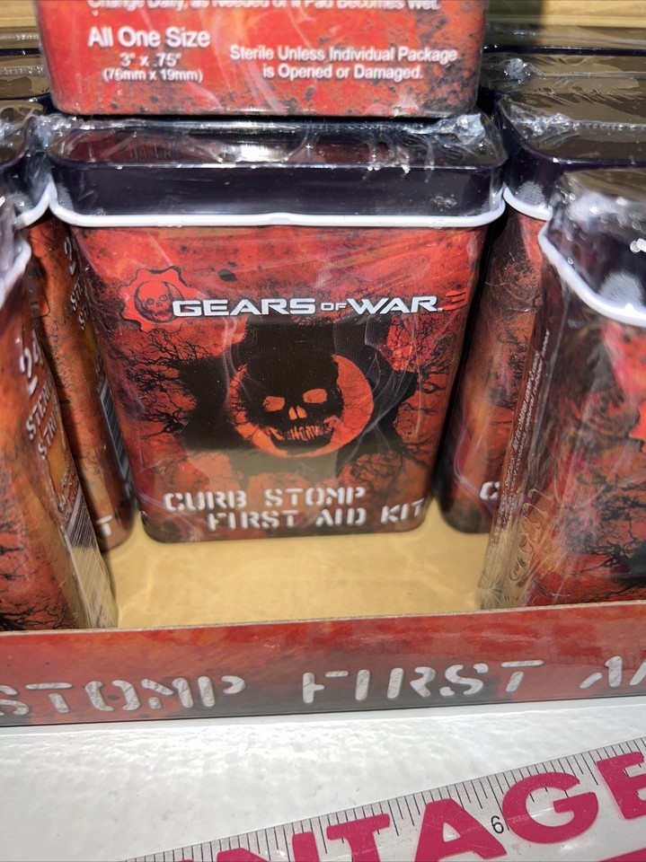 Gears of War 3 NECA 3 Styles Curb Stomp First Aid Kit Full Store ...