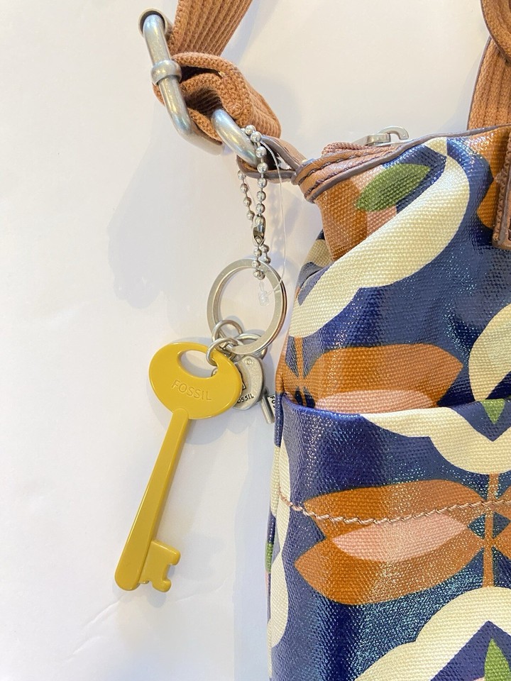 Fossil Key Per Crossbody Bag Purse Coated Canvas Mod Floral Key Charms ...