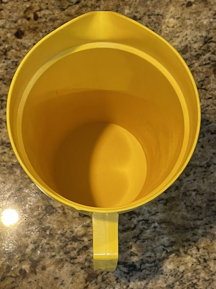 Tupperware 2 Quart Pitcher Yellow With Push Button Lid | eBay